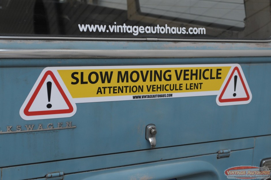 Magnet "Slow moving vehicule" by Vintage Autohaus - Goodies A la Une